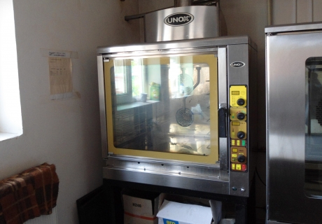 licitatie cuptor 6 tavi marca UNOX - Fairsolve.com