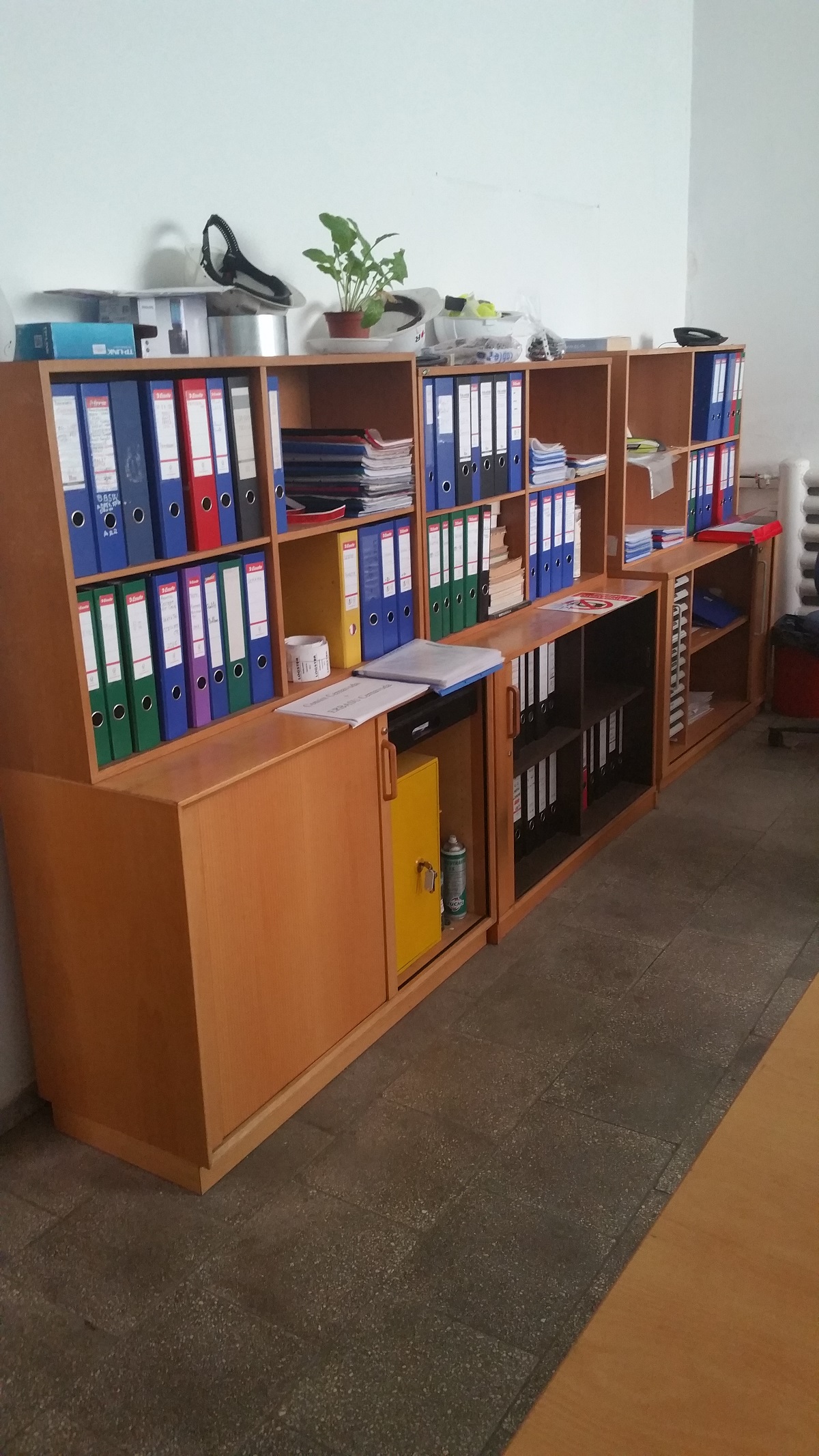 Rafturi documente vechi - Fairsolve.com