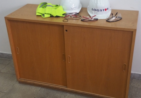 Rafturi documente vechi - Fairsolve.com